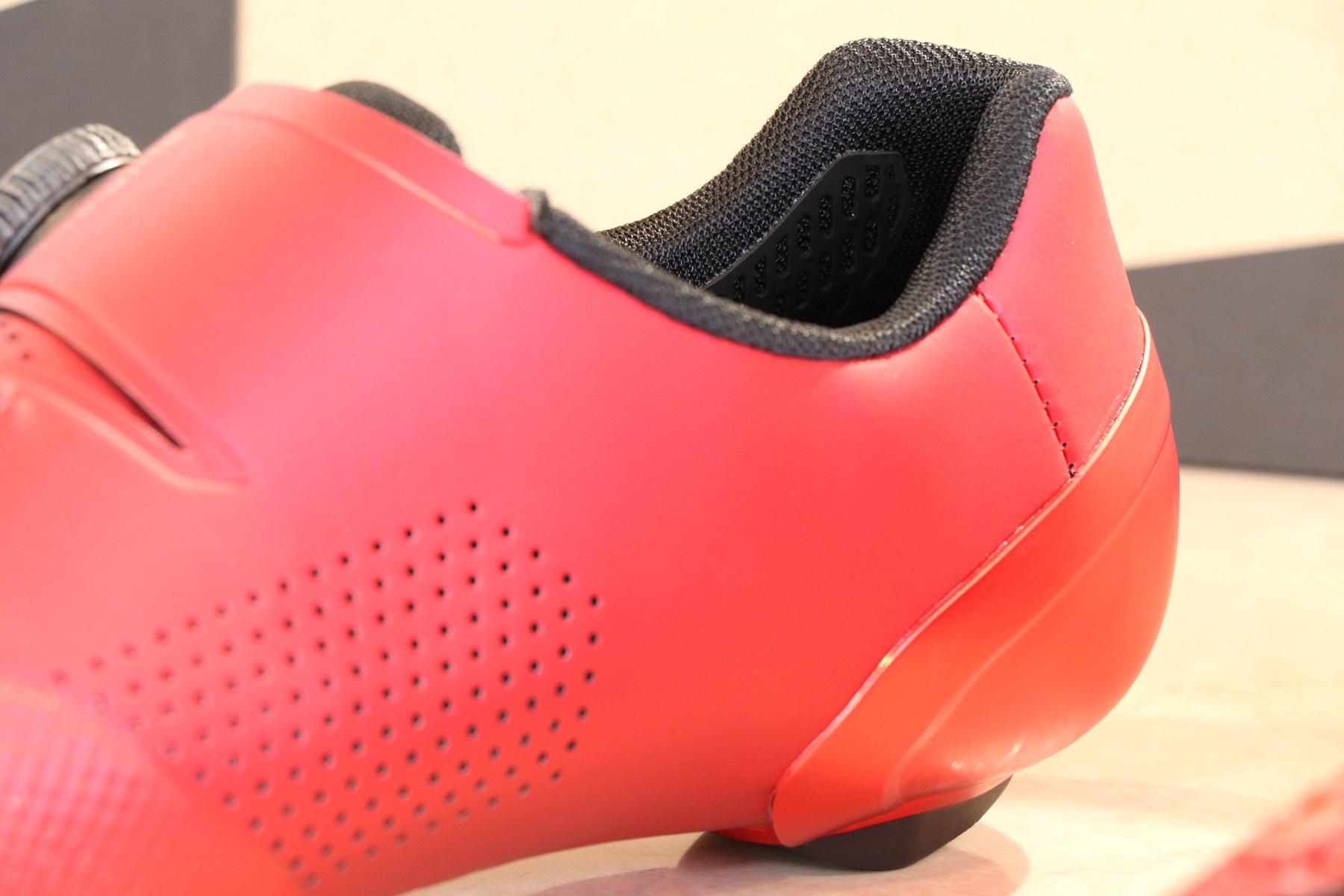 数量限定！『SHIMANO SH-RC902 -LIMITED RED-』