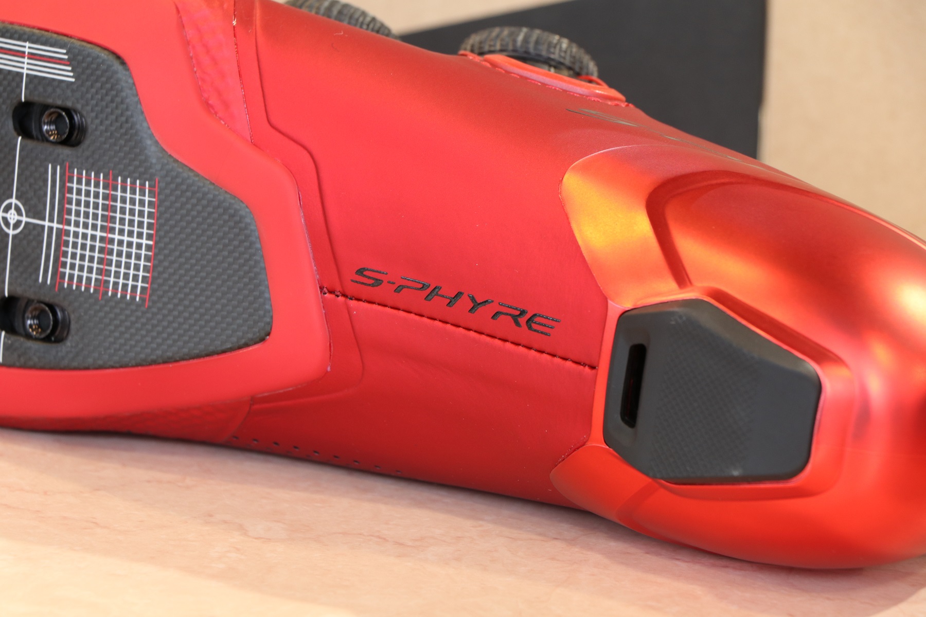 数量限定！『SHIMANO SH-RC902 -LIMITED RED-』